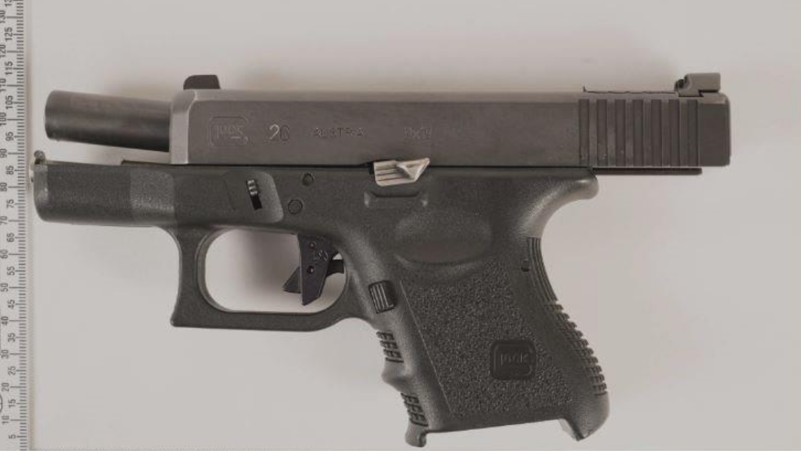 Traffic stop leads to arrests and seizure of firearm and drugs - Ottawa ...