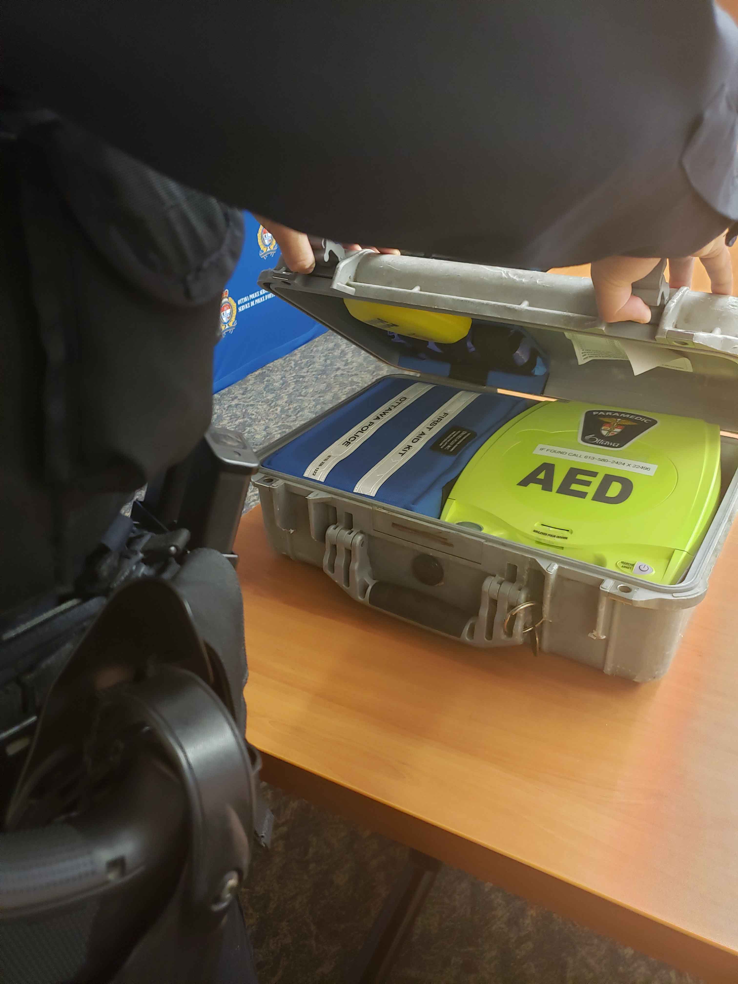 Officer in the right place at the right time saves man’s life - Ottawa ...