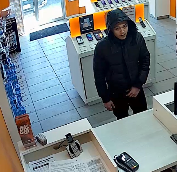 Two suspects to identify from Bank Street robbery - Ottawa Police Service